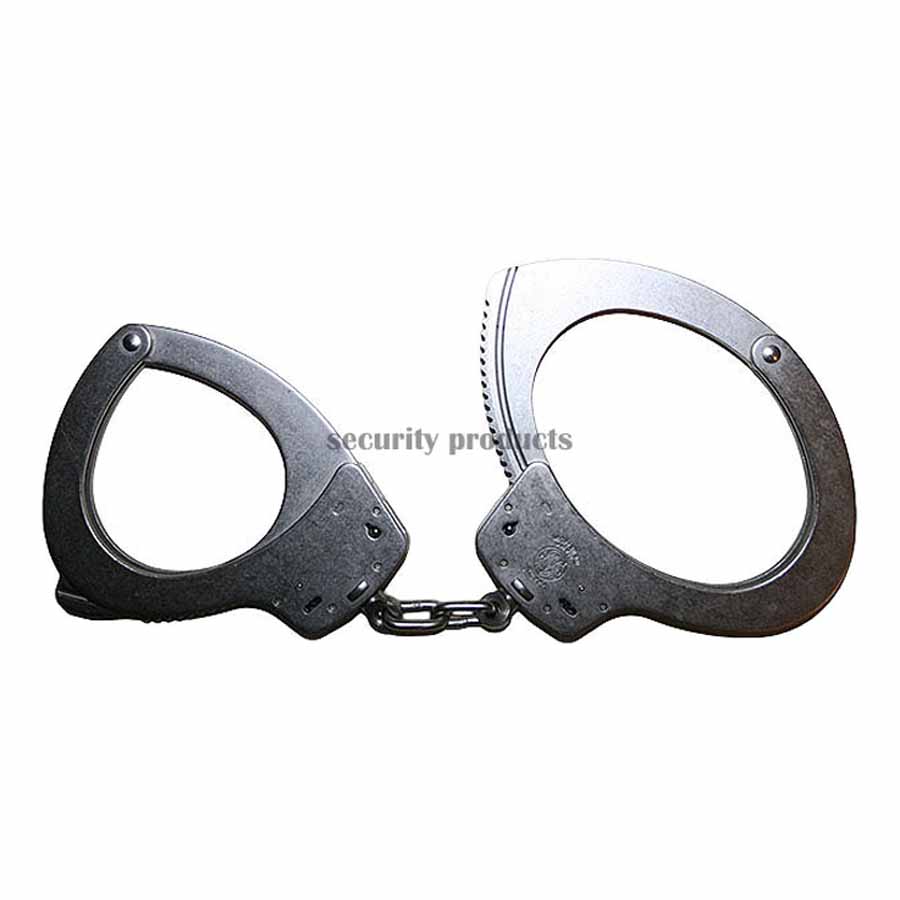 Smith & Wesson M104 Maximum Security Chain Handcuffs